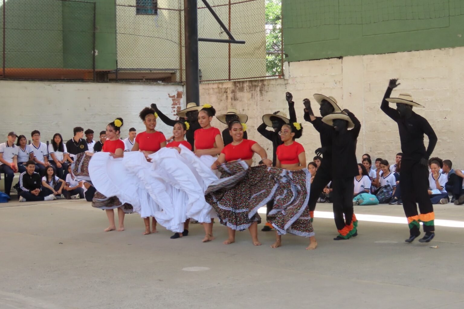 La Fiesta del Lenguaje un evento aclamado, lleno de significado y ...